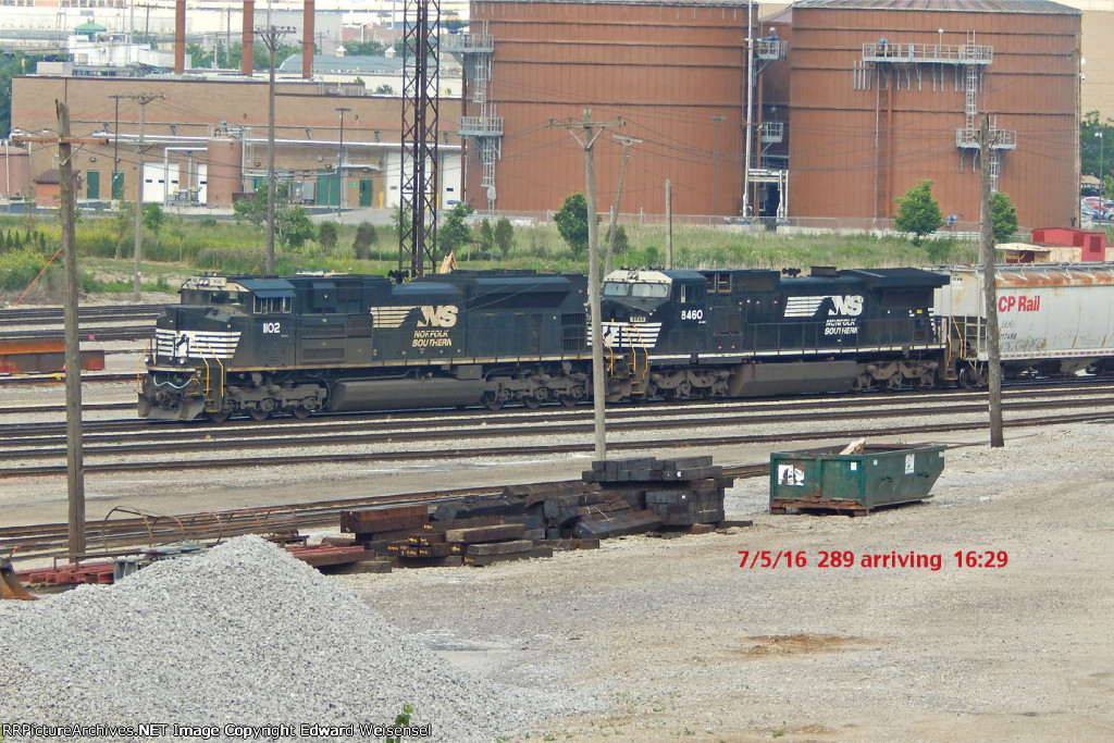 289 rolls into Muskego Yard